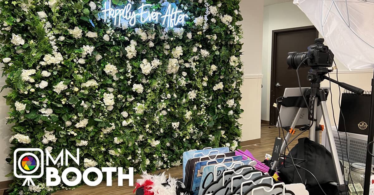 Photo Booth Rental - Minneapolis, Minnesota | MN Booth LLC